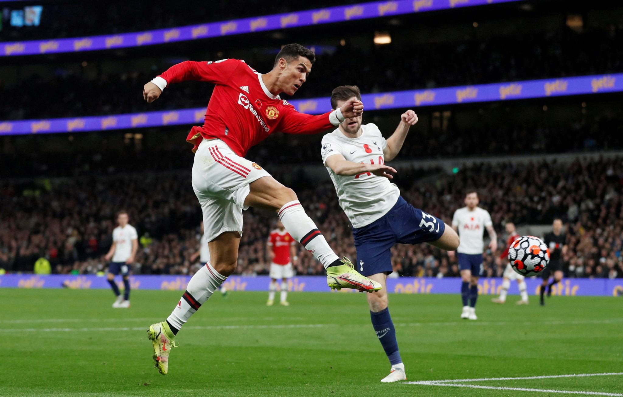 Ronaldo cao bao nhiêu? Chiều cao của Ronaldo ảnh hưởng ra sao đến khả ...