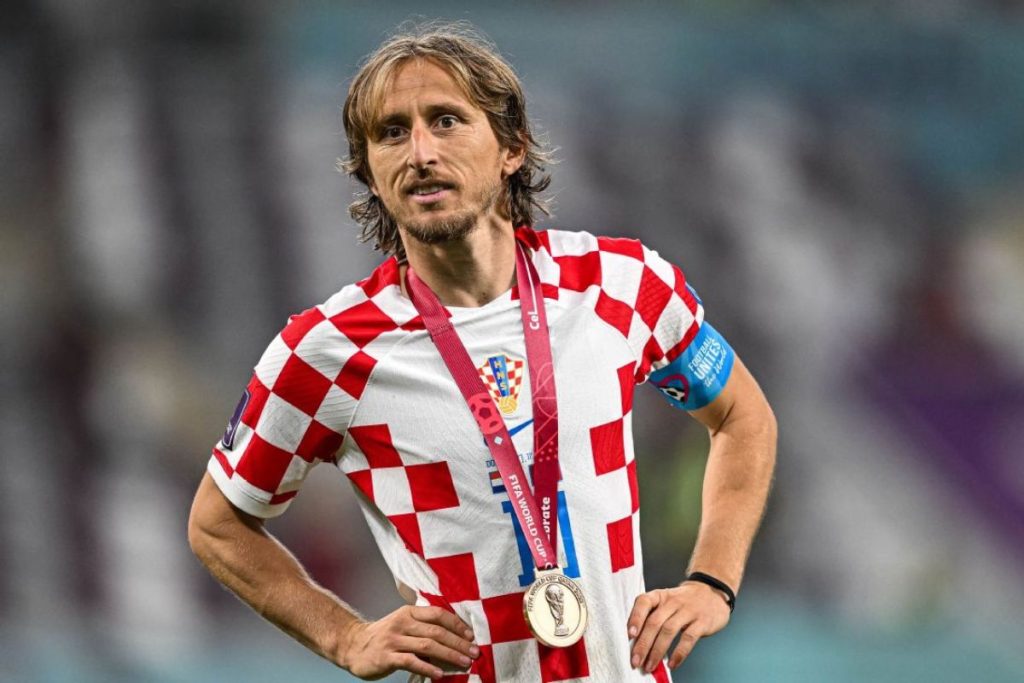 Số áo Modric là bao nhiêu? Sự thật thú vị về “dị nhân” của bóng đá ...